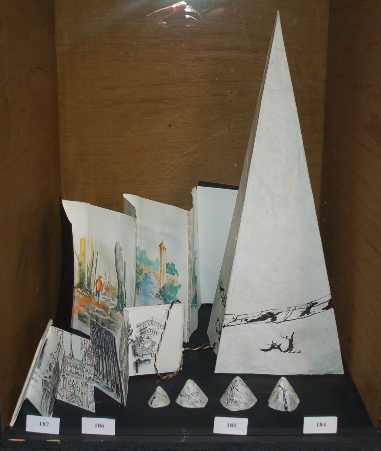 Maison de la Mémoire de Mons Duo - Céramiques et rakus d’Isabelle ...